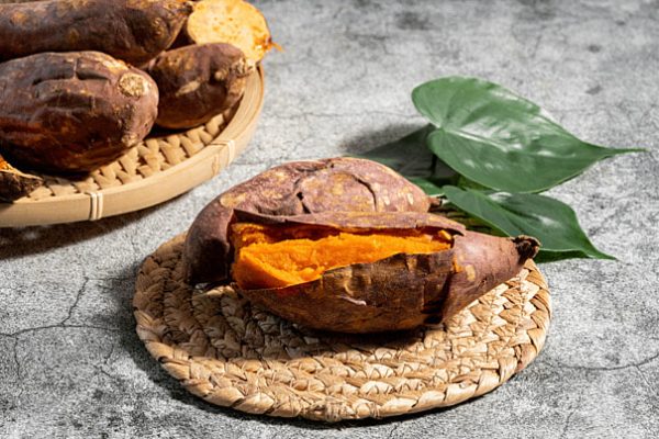 Ubi Panggang: 7 Cara Membuatnya yang Healthy dan Lezat
